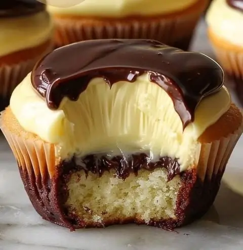 The Best Boston Creme Cupcakes Recipe – Just Like a Pro!